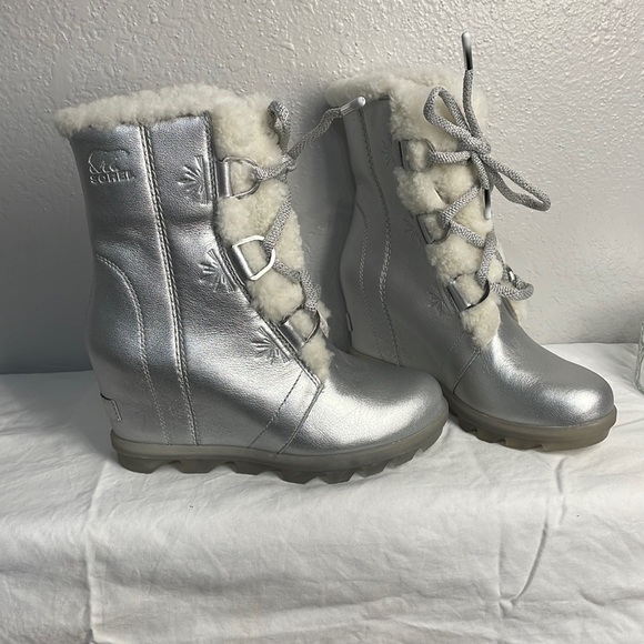 Sorel | Shoes | Nwot Disney X Sorel Joan Of Artic Wedge Boots 55 Style ...